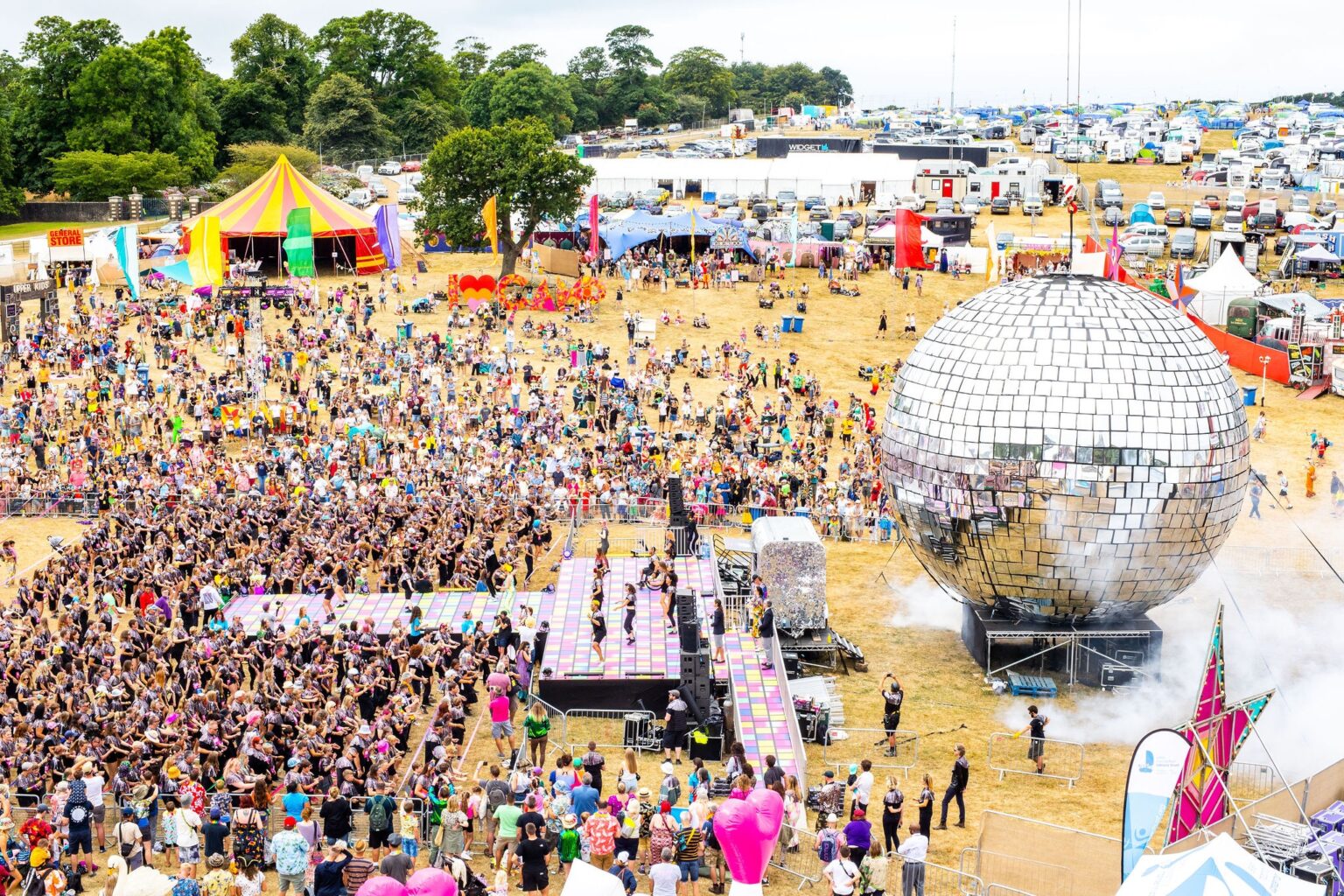 CAMP BESTIVAL DORSET BREAKS WORLD RECORD FOR THE LARGEST DISCO DANCE ...