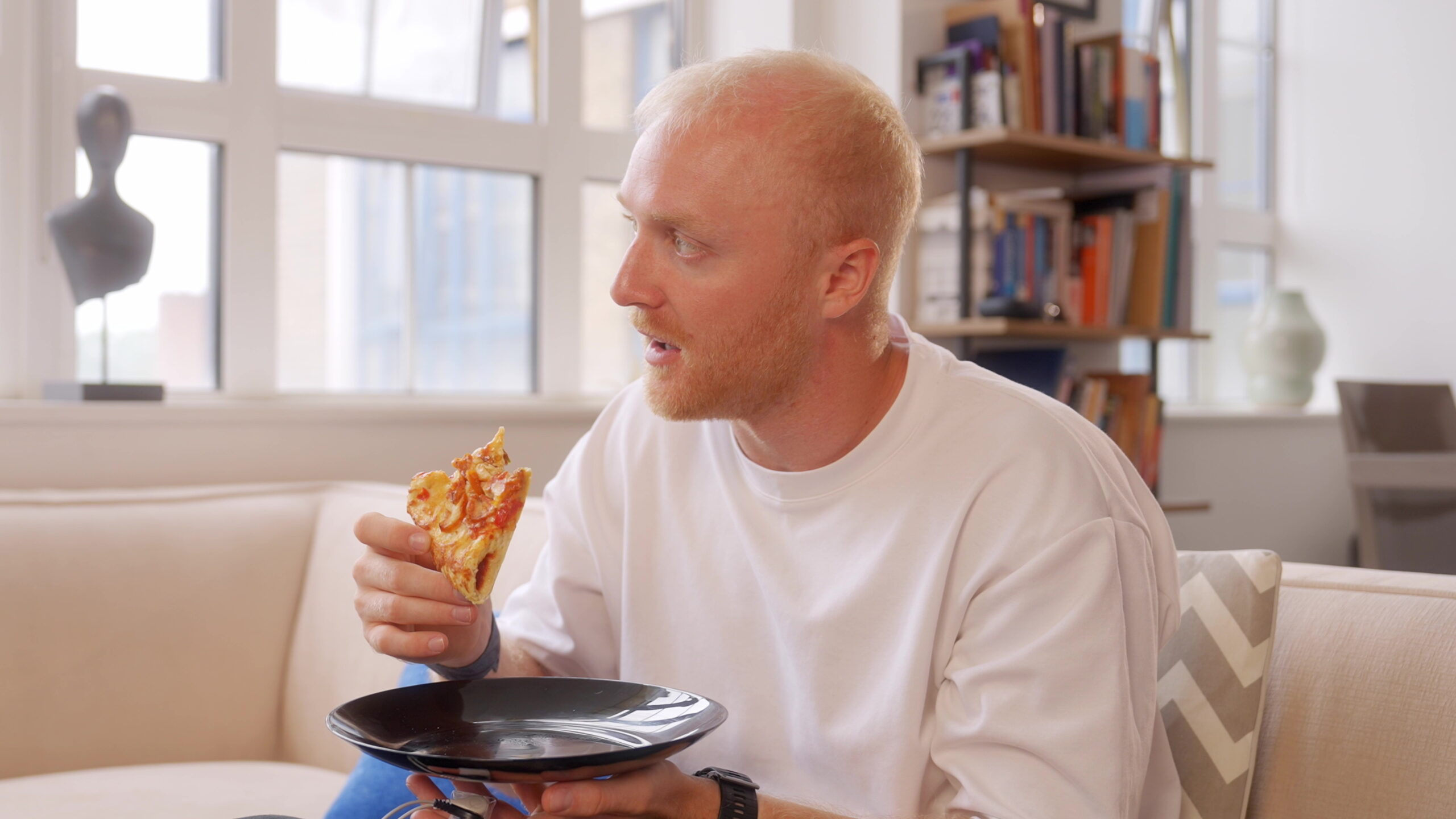 Scientists discover pizza calms anxious fans when watching football ...
