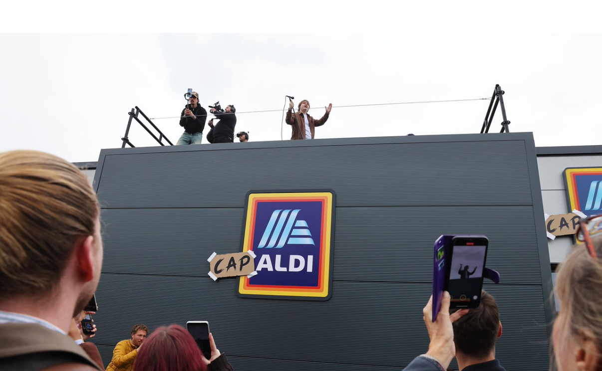 Lewis Capaldi surprises shoppers with rooftop gig on top of Nottingham ...