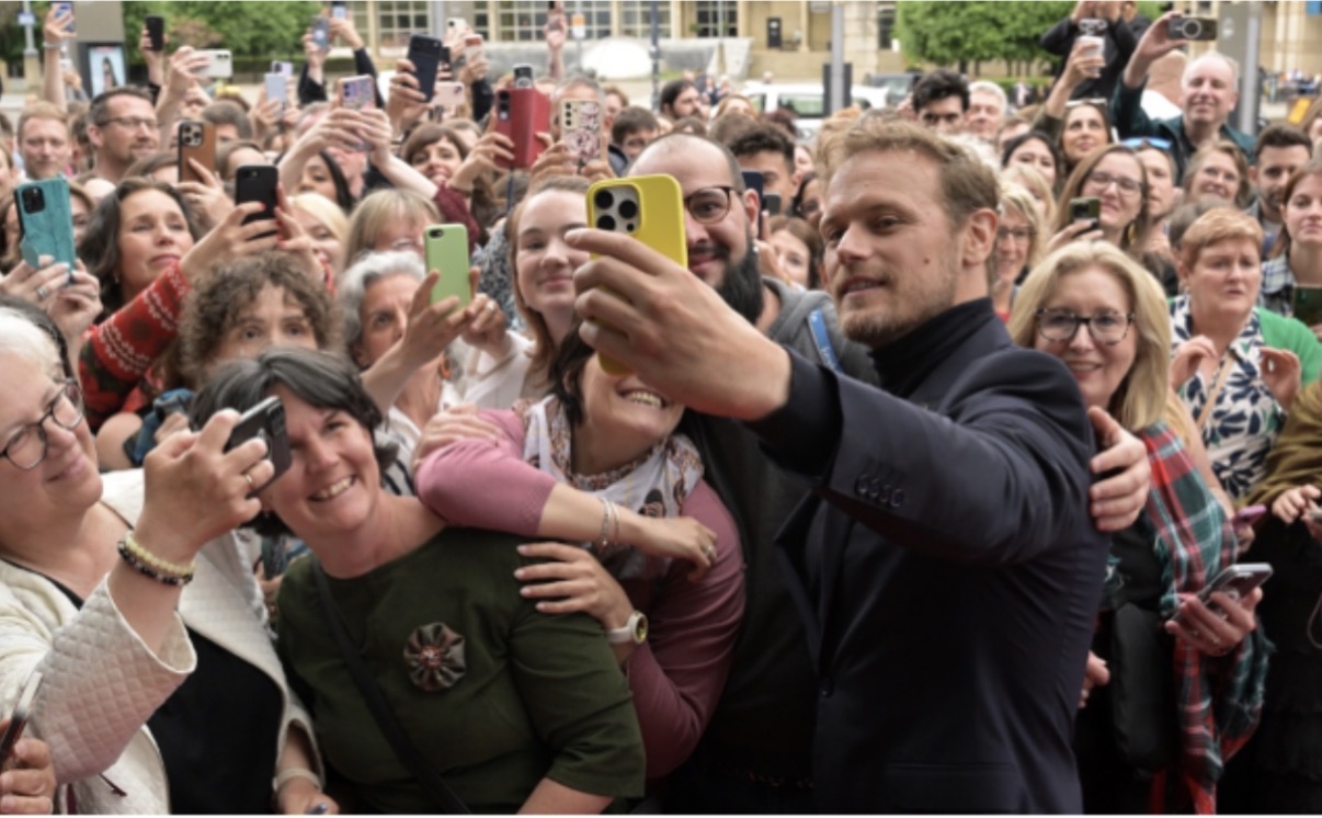 Outlander Stars Such as Sam Heughan, John Bell and Harriet Slater ...